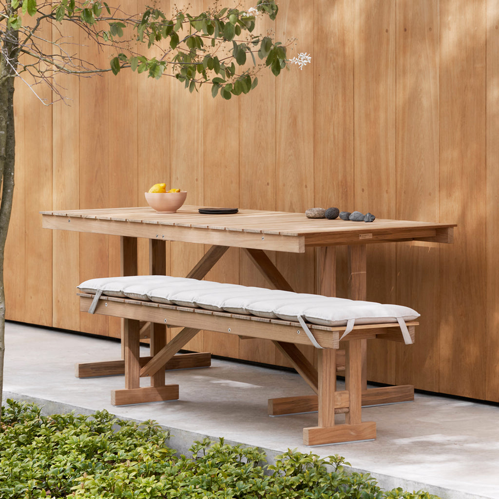 Carl Hansen & Søn | BM1871 Outdoor Bench – Prevalent Projects
